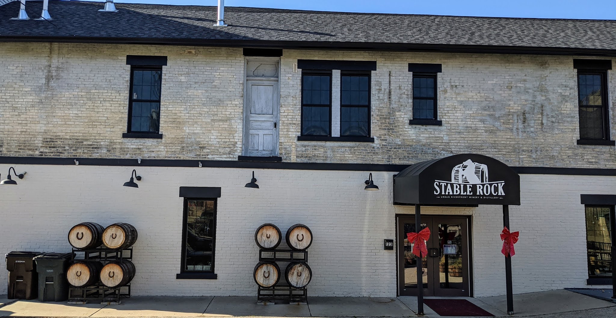 Stable Rock Horsethief Single Barrel Bourbon Review & Tasting Notes