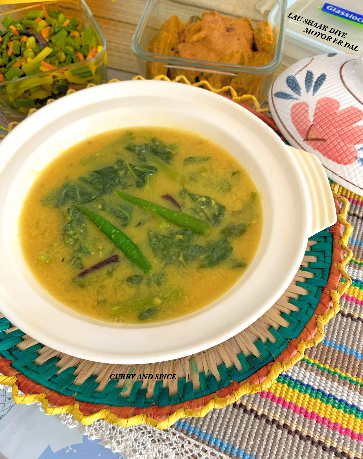 CURRY AND SPICE: LAU SHAAK DIYE MOTOR DAL