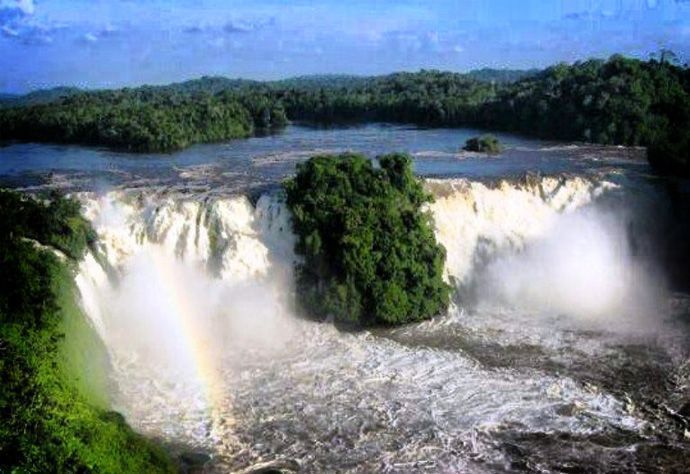 TURISMO EN GUAYANA / Américo Fernández: LA CUENCA DEL CAURA