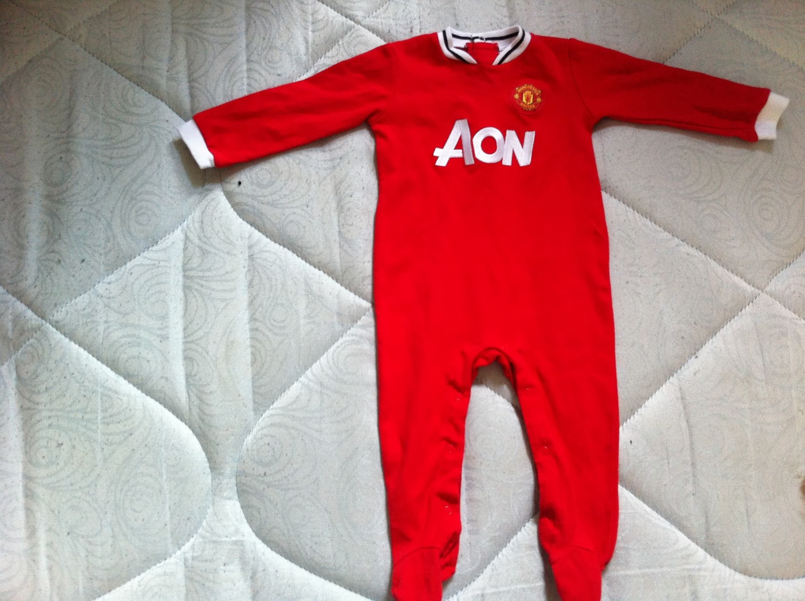 Azim Wigan(UK) Bundle..: MANCHESTER UNITED BABY SLEEPSUIT