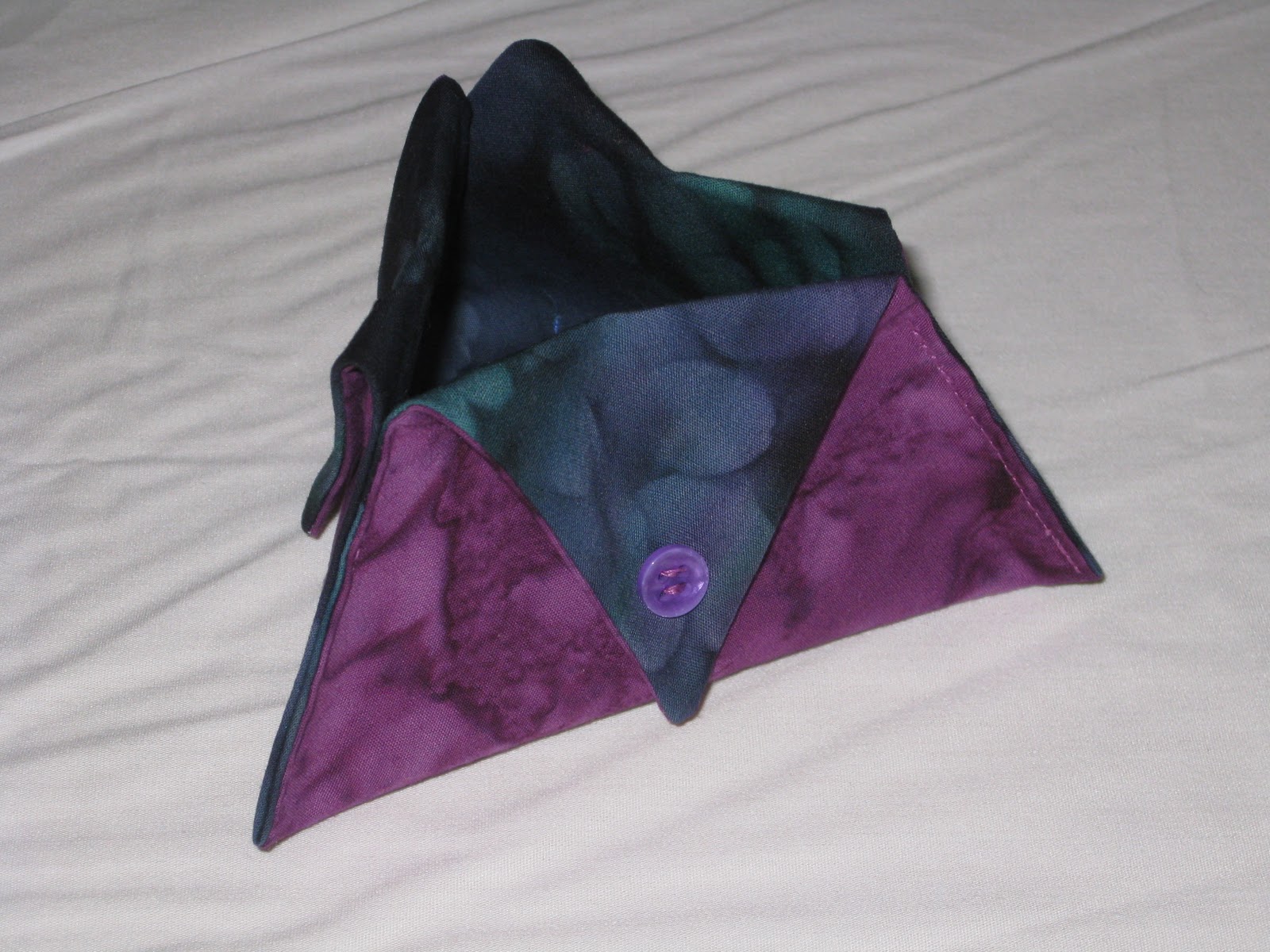 Gingerbread Girl's Quilting Adventures: My First Tutorial: A Triangular ...