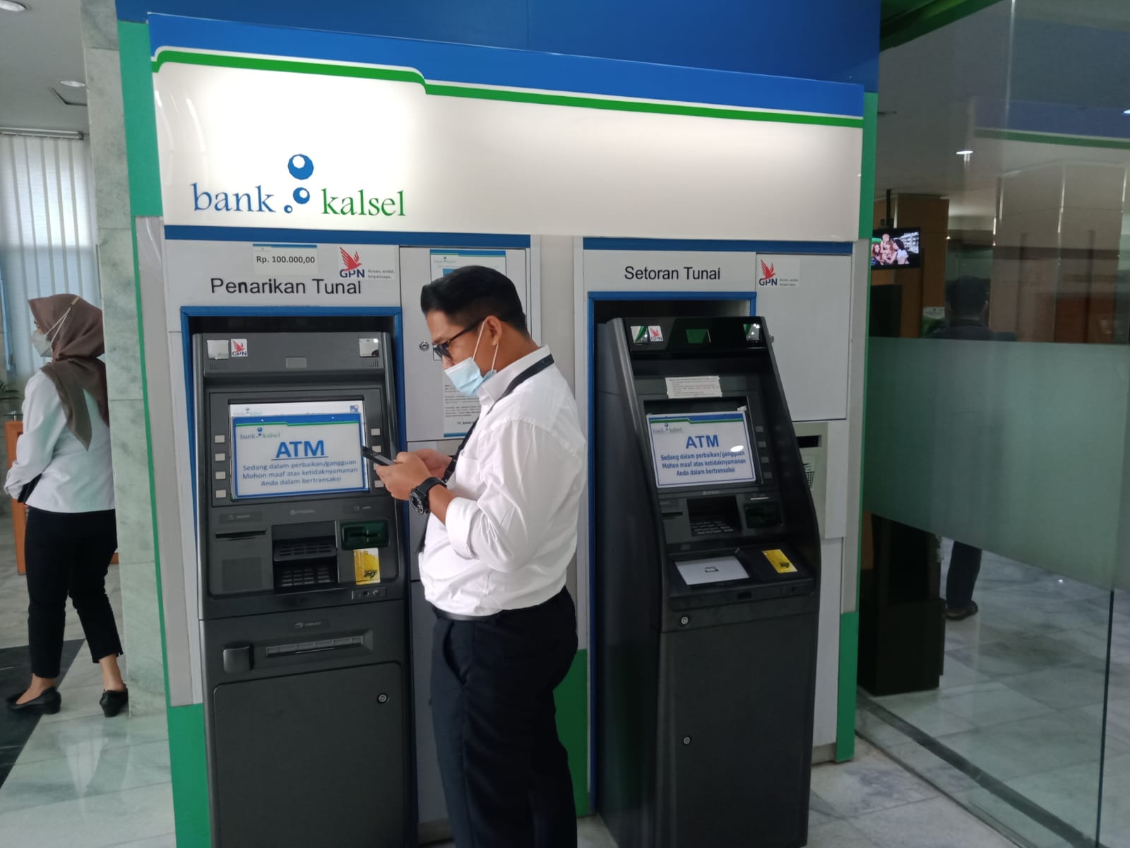 ATM Mobile Siaga di Tengah Banjir