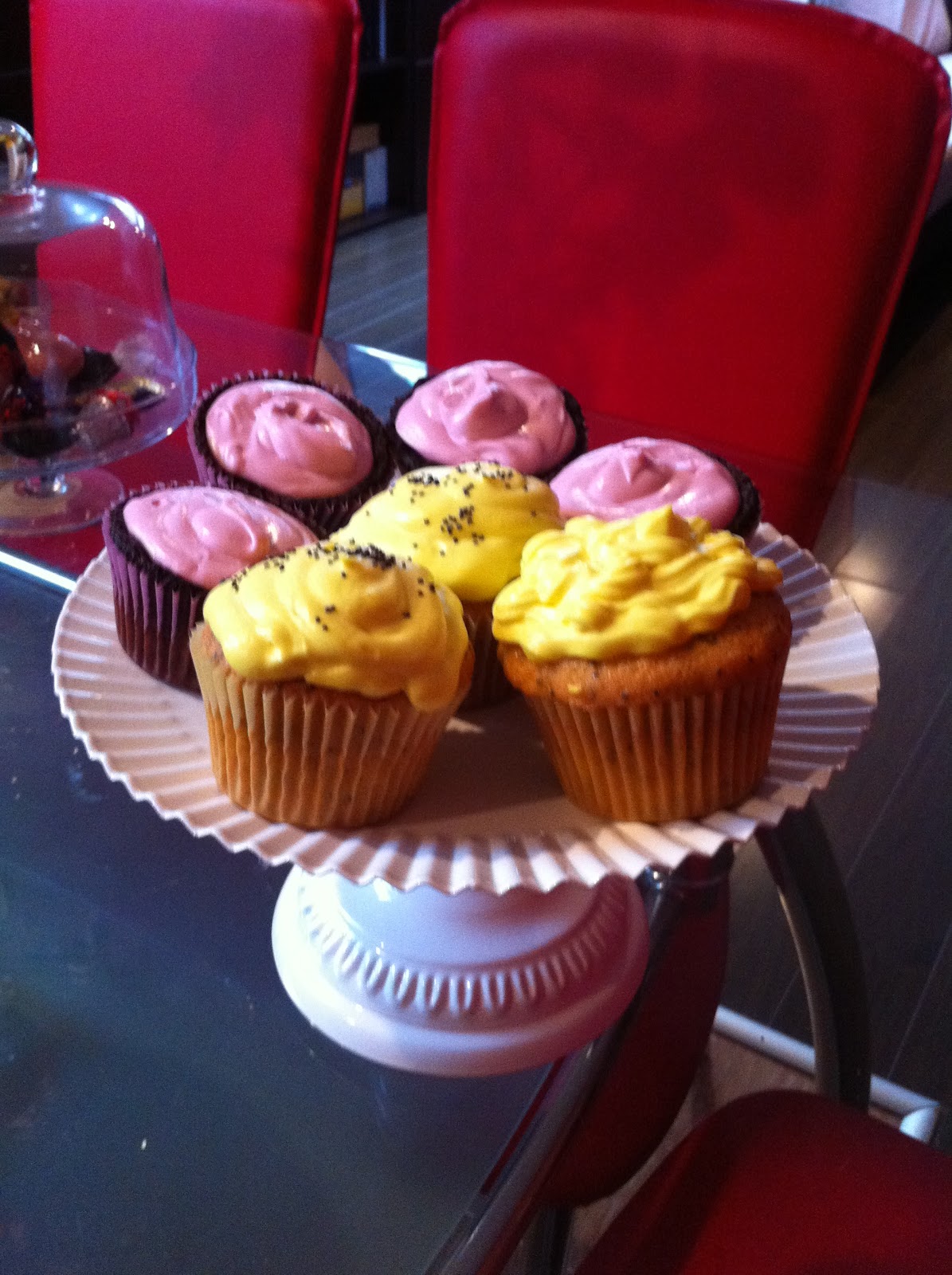 doi-pisoi: Briose colorate