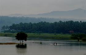 KERALA THE LAND OF RIVERS /FISHES WATERFALLS/ BEACH/ LAKE/ DAMS ...