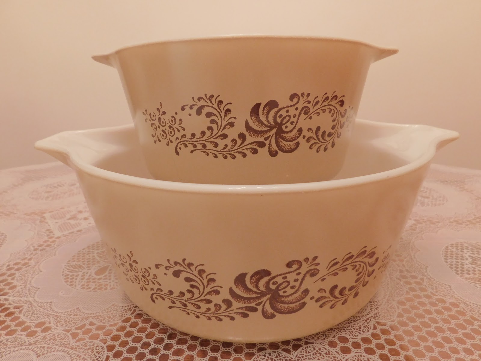 Lost Lovelies Found: Vintage Pyrex Homestead Brown on Tan Casseroles