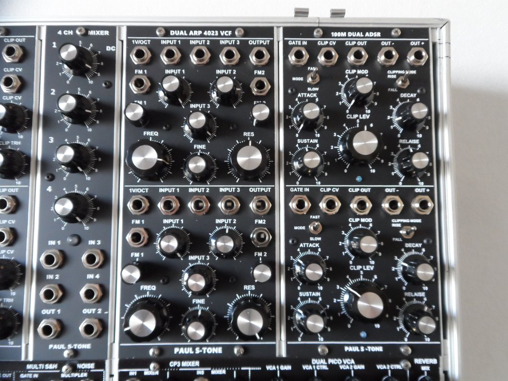 MATRIXSYNTH: Custom ARP & Roland Based 5U Suitcase Modular System