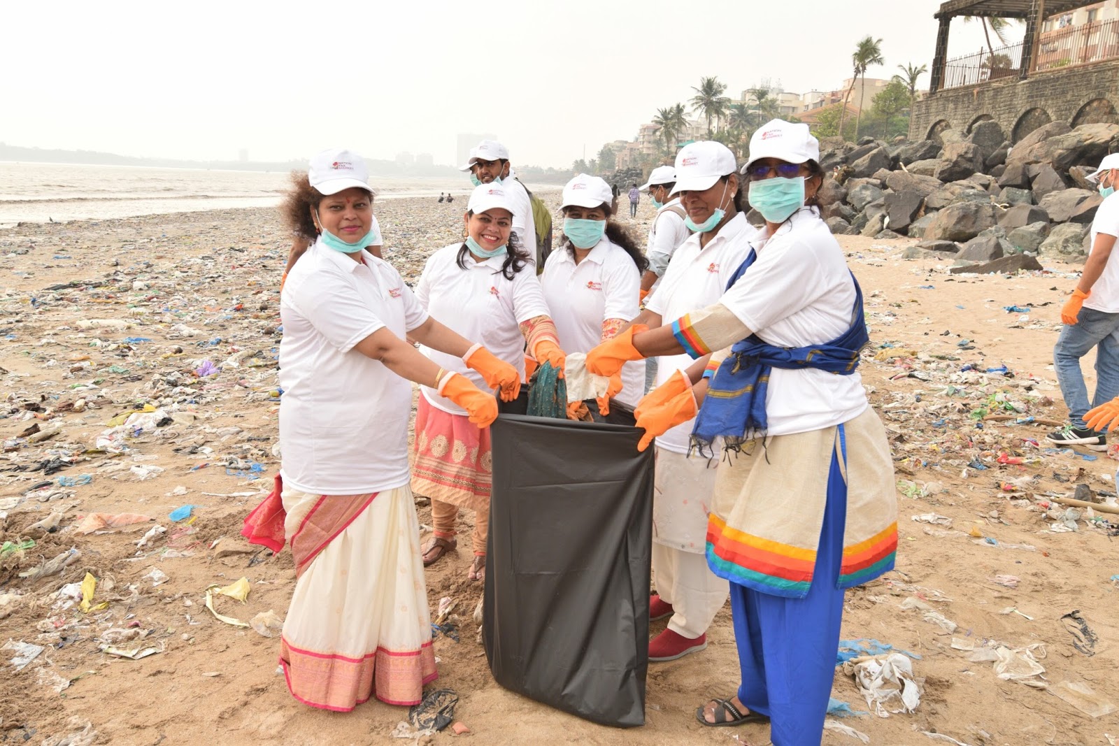 SPIRIT OF MUMBAI: Swachh Bharat Abhiyan at Versova Beach Mumbai