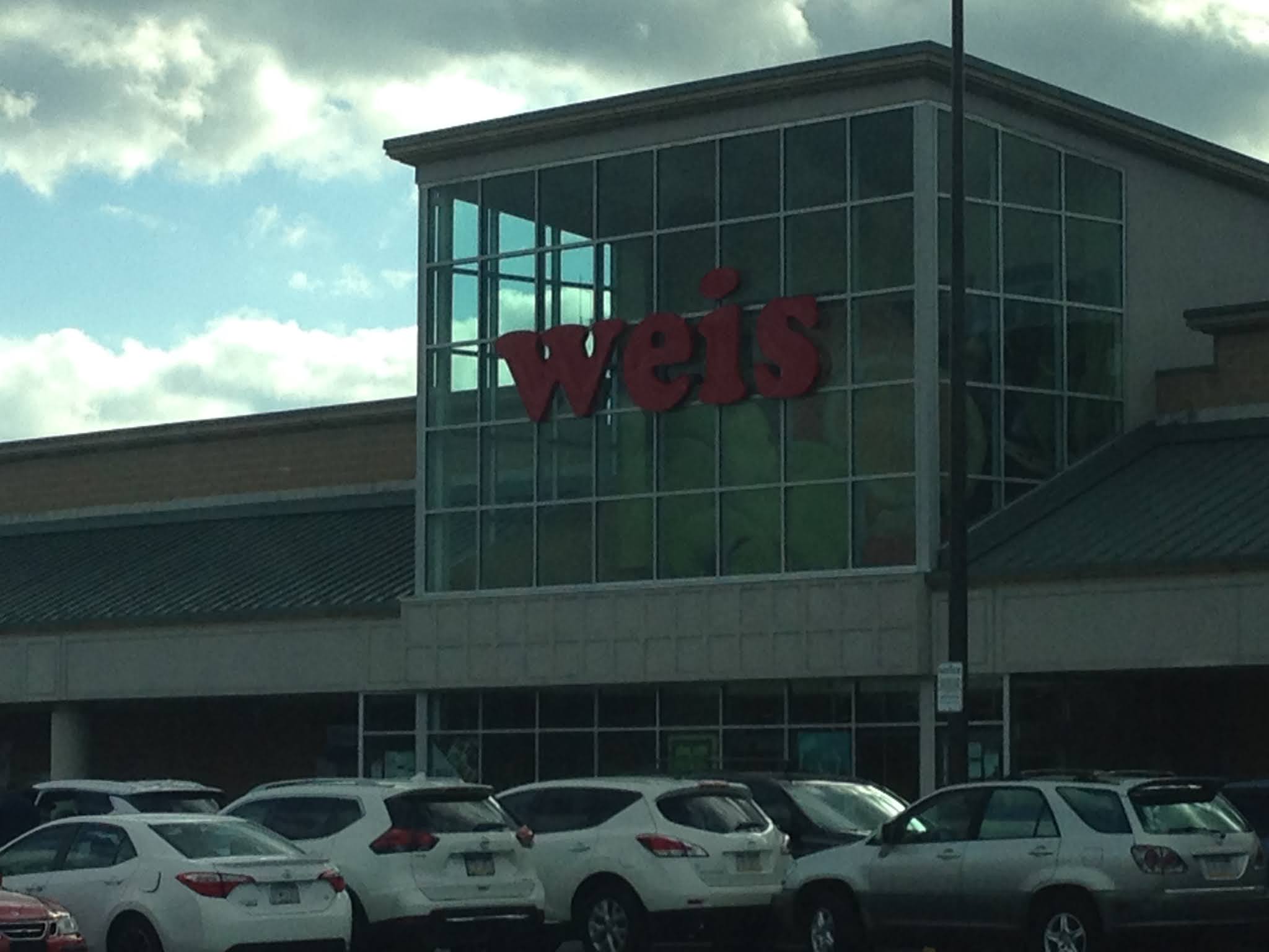 Quick Look: Weis #17 - Lancaster, PA (Fruitville Pike)