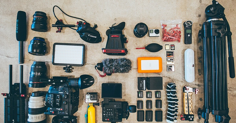 Top 6 Most Useful Electronic Gadgets for Students in 2021