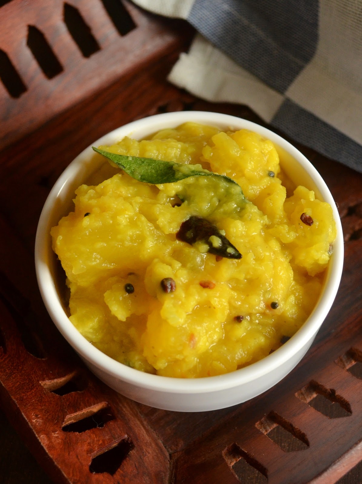 Indulge...: Yellow Pumpkin Kootu | Poosanikai Kootu | Parangikai Kootu ...