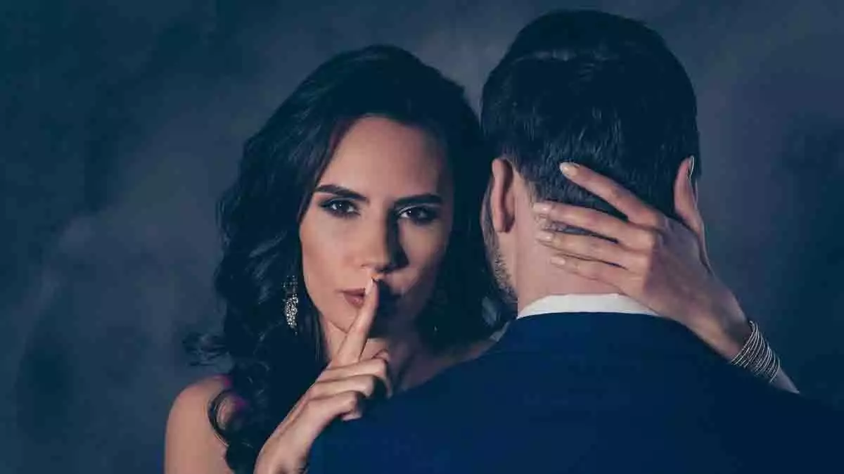 Traicionero traicionado | Décimas Espinelas y Poemas