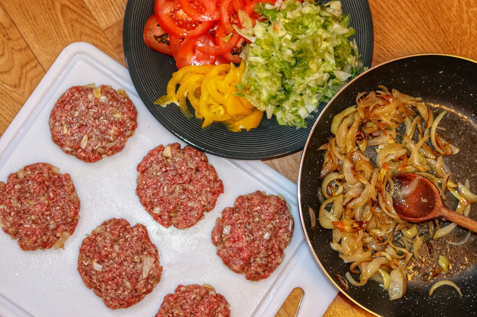 Comment faire un hamburger maison ? - SimplyZara