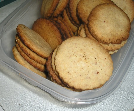 Cooking with Yiddishe mama: Halva, rose and sumac shortbread