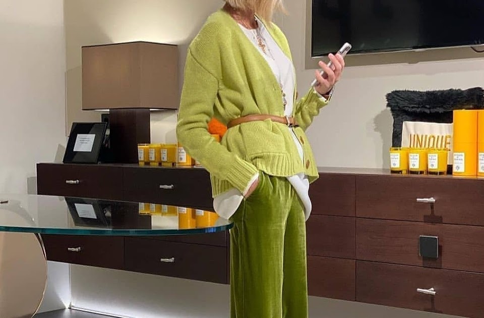 8 styling ideas on how to wear Avocado green color. | Melody Jacob