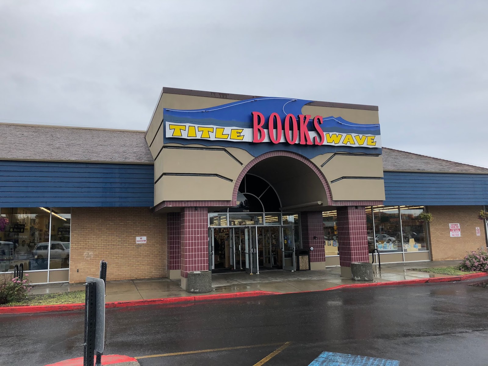 The Indie Bob Spot: Title Wave Books - Anchorage, AK