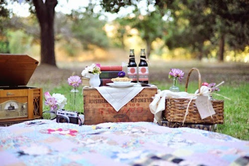 Roses and Rust: The Aesthete's Alphabet - P is for Picnics
