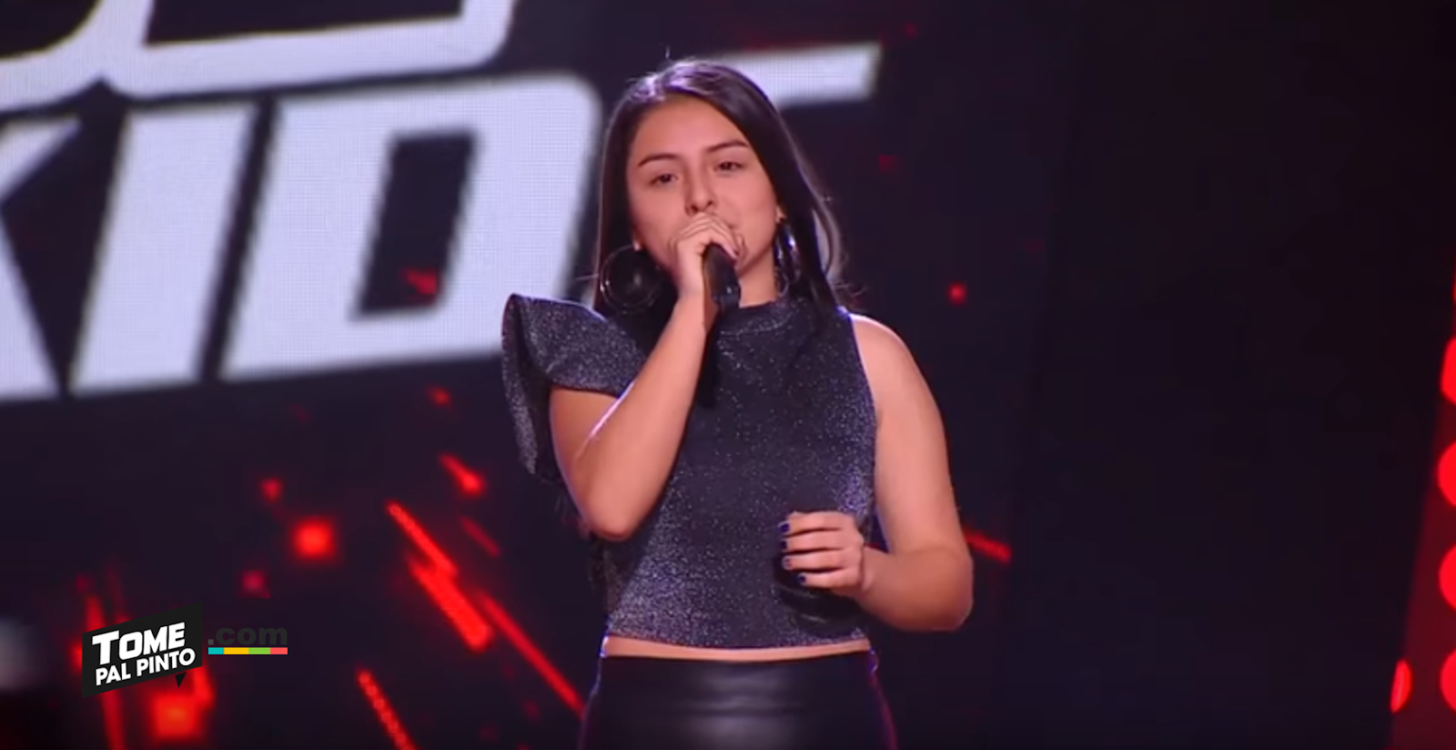 Tica sorprende a jurado Colombiano con su voz.