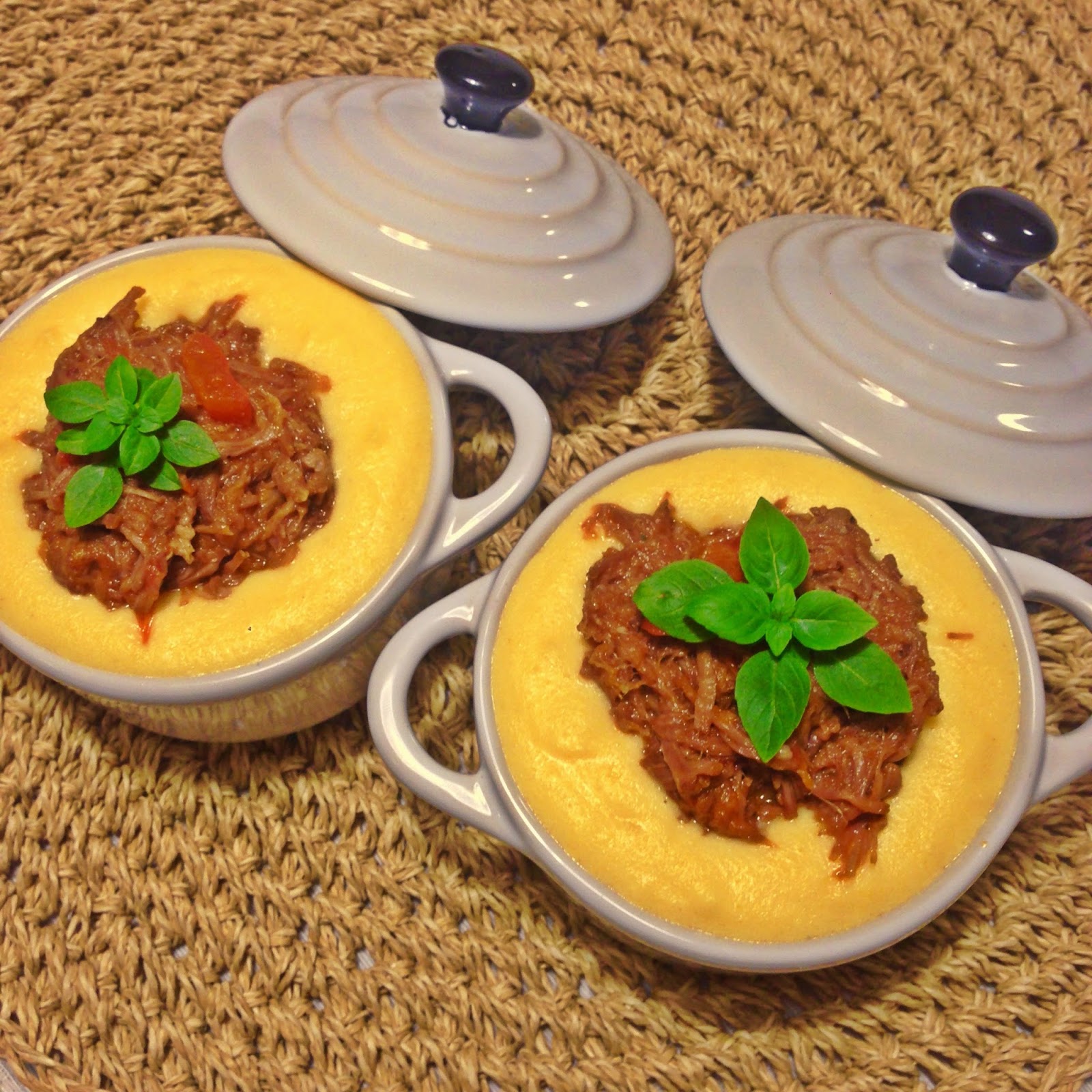 COMIDINHAS FÁCEIS E RÁPIDAS: Polenta com ragu de carne moída