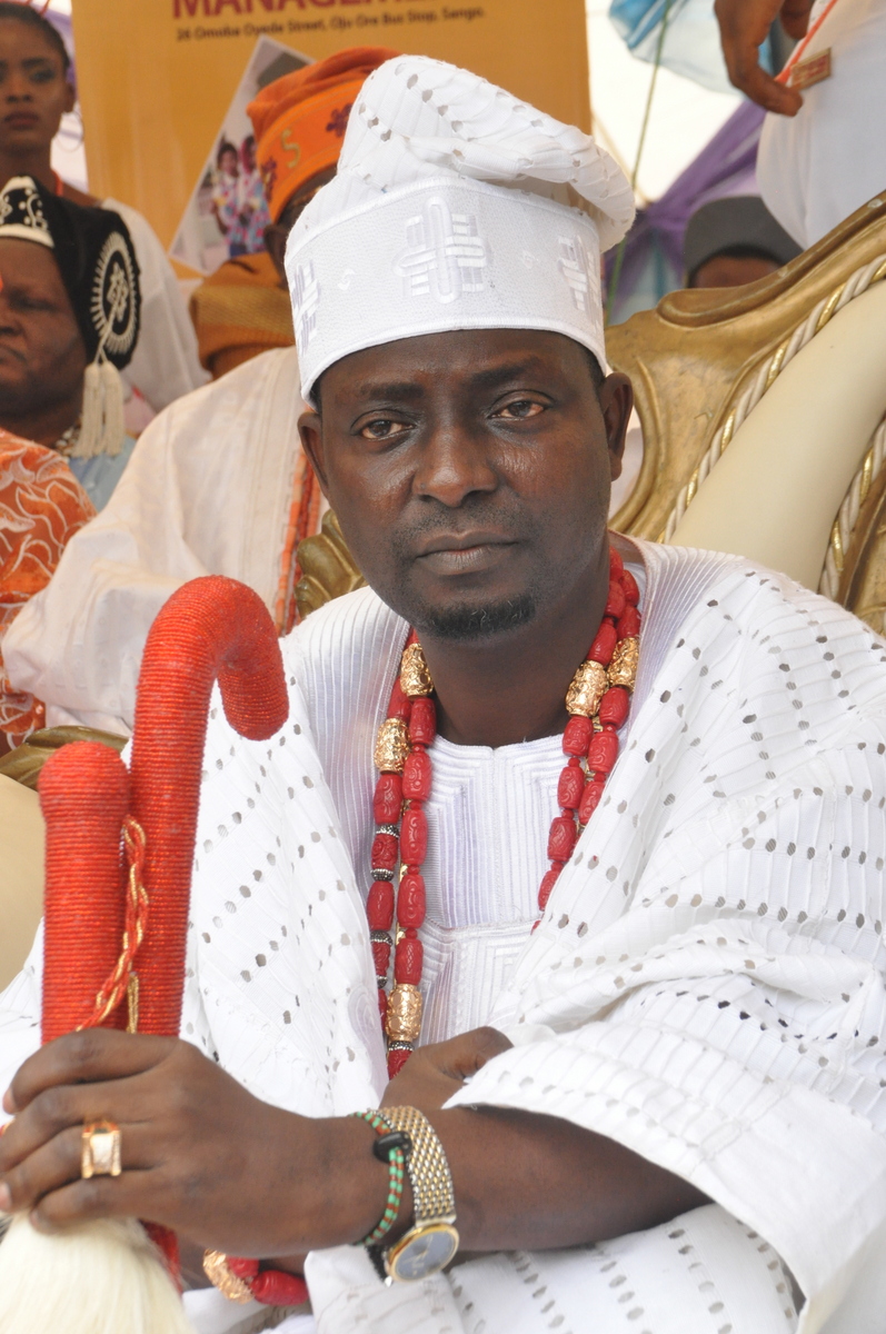 OGUN IFA PRIEST, KAYODE AJIGBOTIFA BECOMES KING [Crowned As Oba Of ...