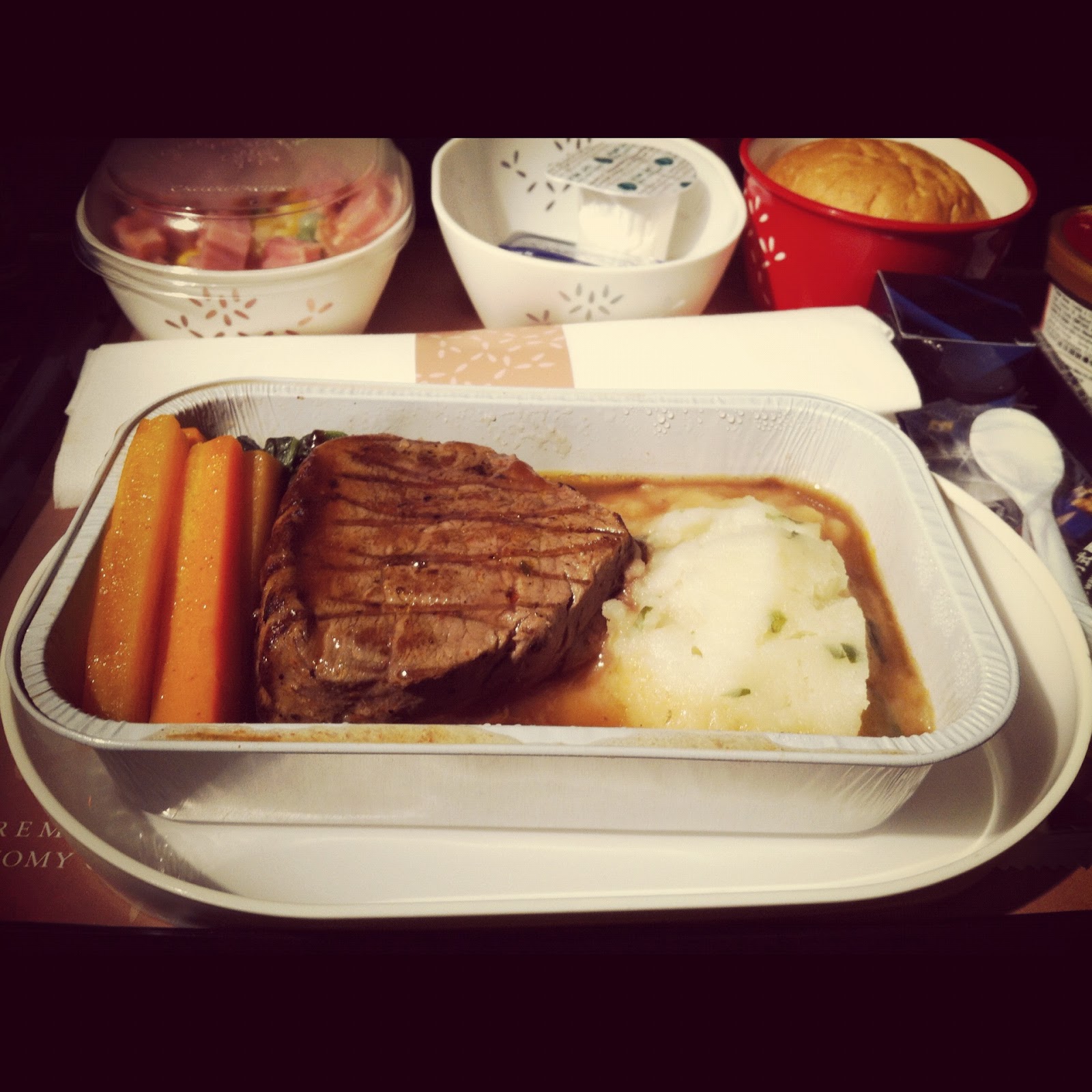 Spotting Aeroplanes: Flight Review - CX 888 - Premium Economy