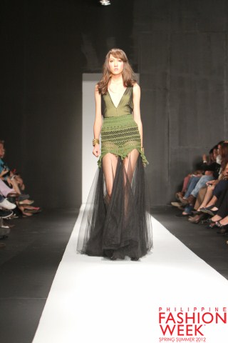 Philippine Fashion Week Spring/Summer 2012 - Sony Luxewear feat. Pablo ...