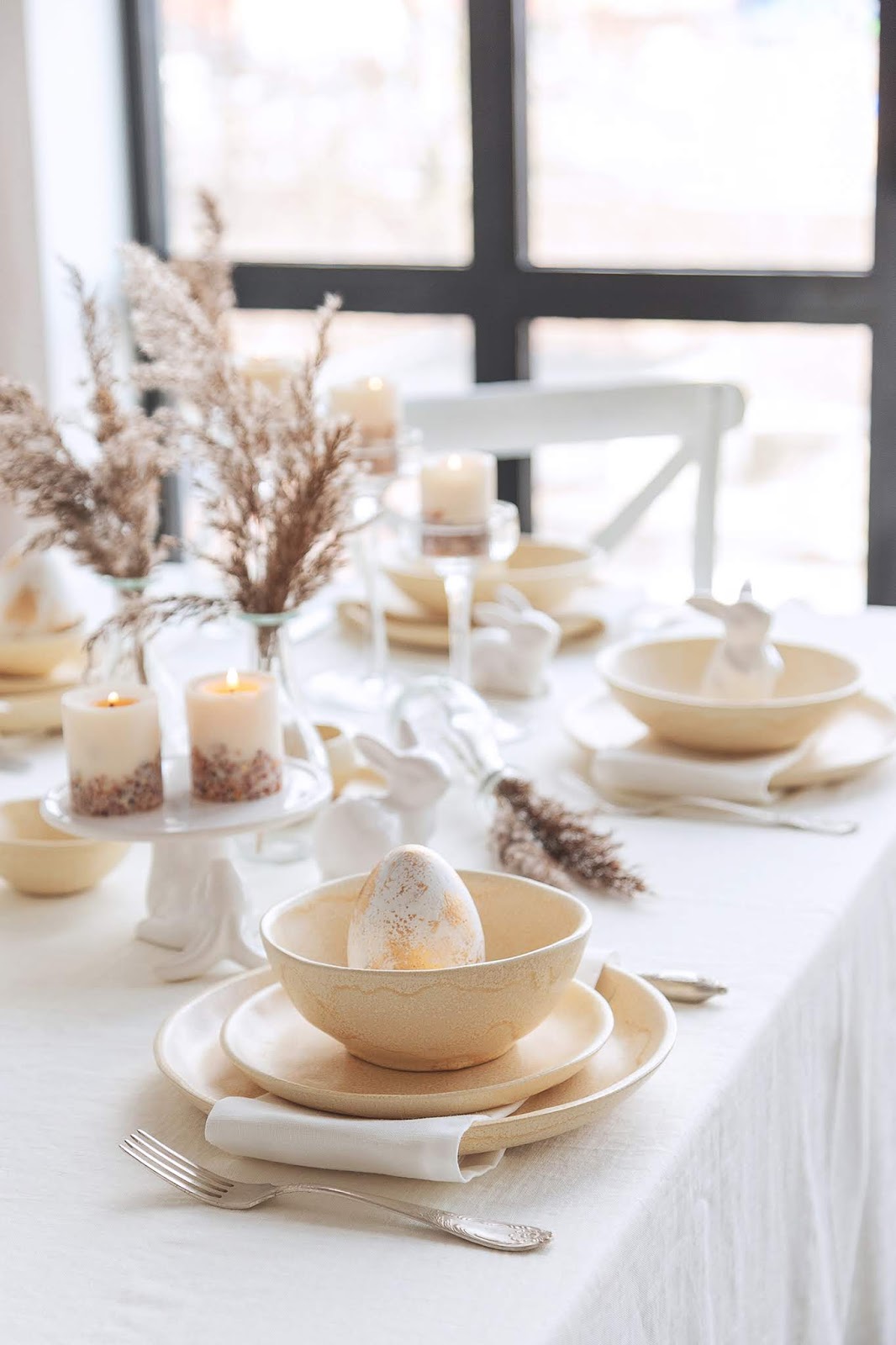 3 minimal Easter table decor ideas - perfect-handmade