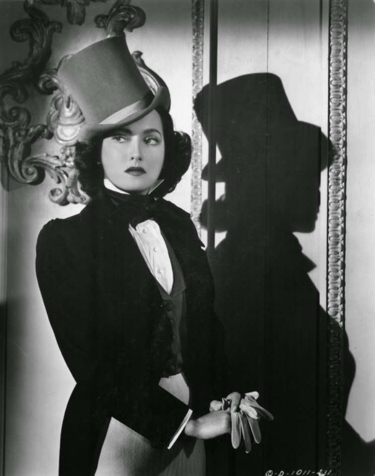 O FALCÃO MALTÊS: ******** A LENDA EXÓTICA de MERLE OBERON