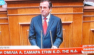 Secret concept: Προσπαθεί να πείσει τον εαυτό του...
