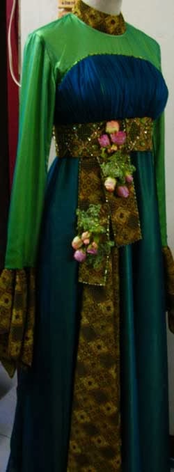 (Gaun) Model baju pesta kain sifon modern