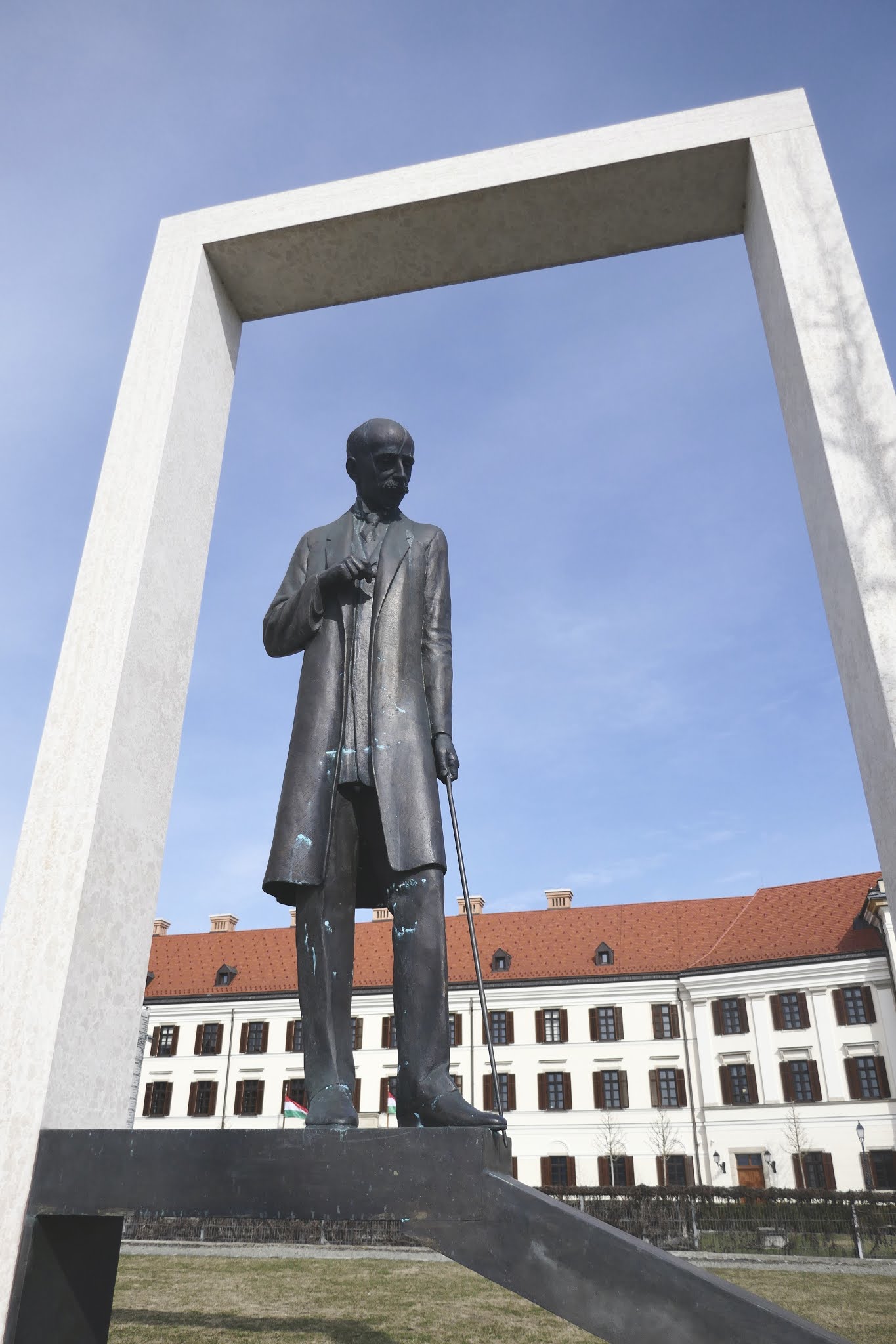 Statues and Stories: Count István Bethlen de Bethlen, Saint George ...