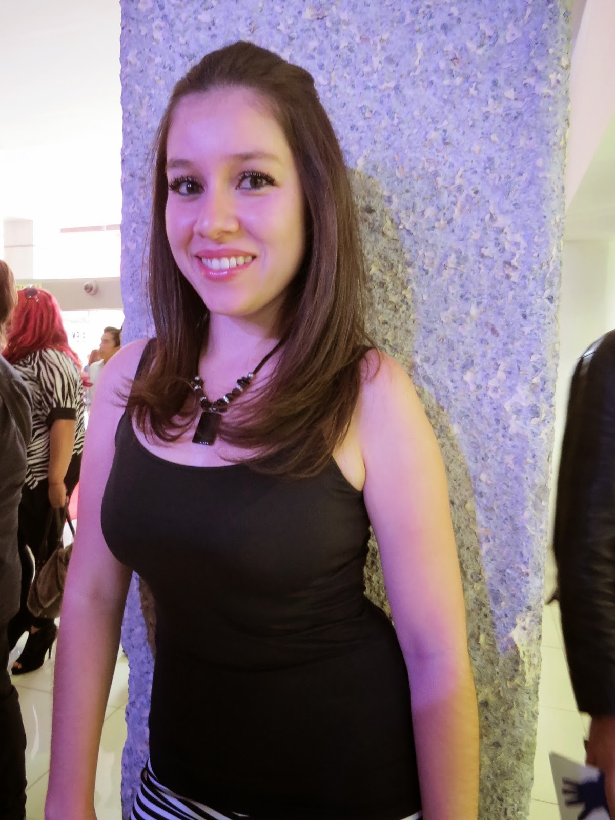 somoselespectador: ALEXA TORRES SU SONRISA LO CONQUISTA TODO