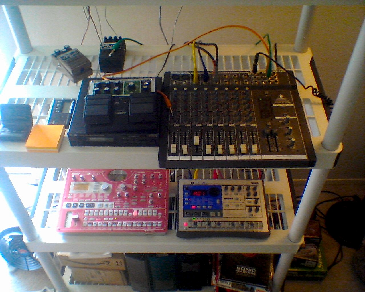 Go-Kustom: Minimal Home Studio Set-up