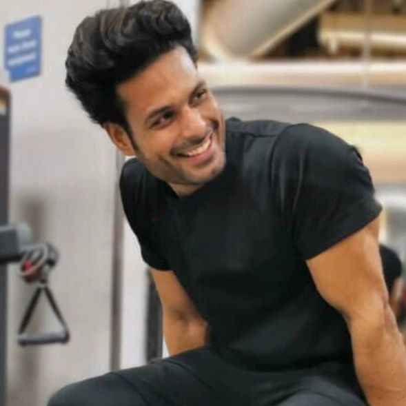 Deepak Chaudhary Wiki, Biography, Age, Girlfriend, Facts, Images and More