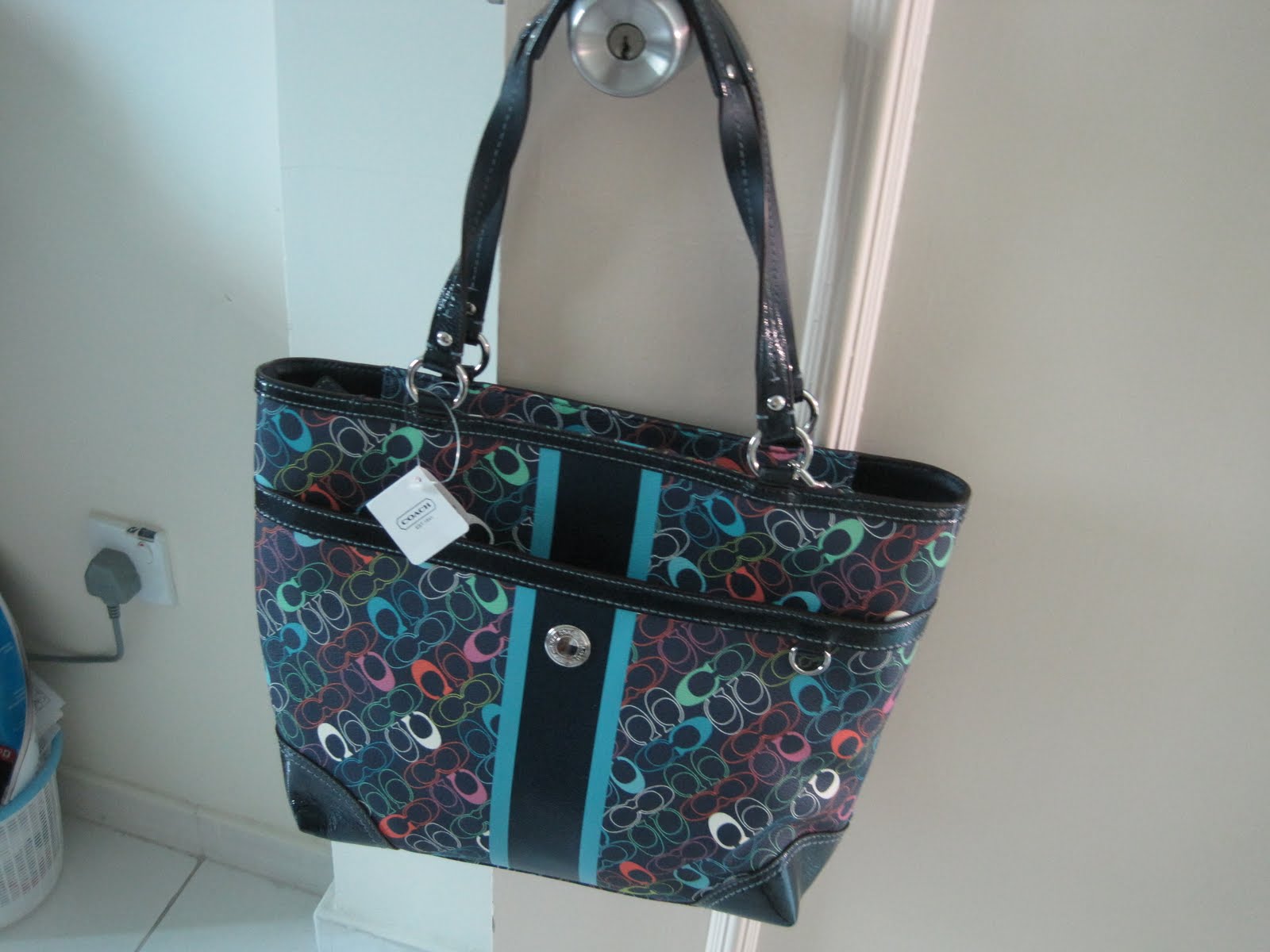 shop4luxurygifts: WTS BNIB Coach Blue Chelsea multicolor handbag purse2