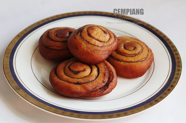 Cempiang @ Cinnamon Rolls @ Kuih Ubat Nyamuk - Amie's Little Kitchen