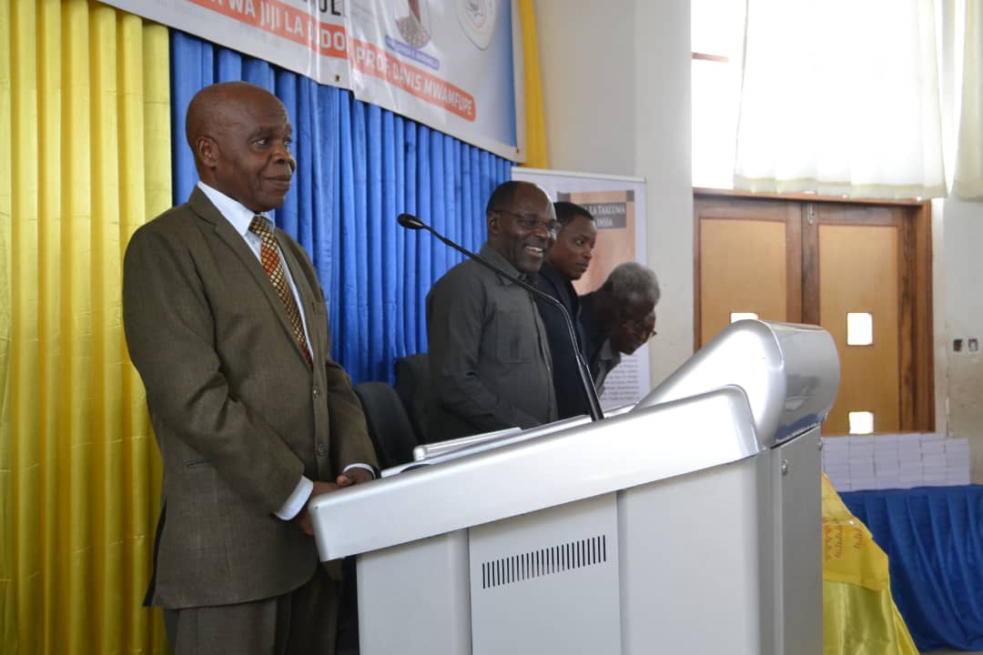 TUSHIRIKIANE KUPIGIA MBIU LUGHA YA KISWAHILI :PROF.MWAMFUPE | ZamotoHabari.