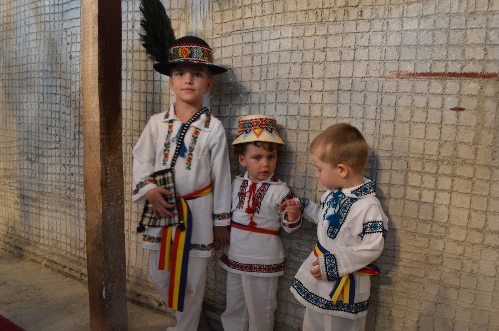 Dar!: Botezul pruncului Andrei Blaga, Parohia Domnesti, jud. Bistrita ...