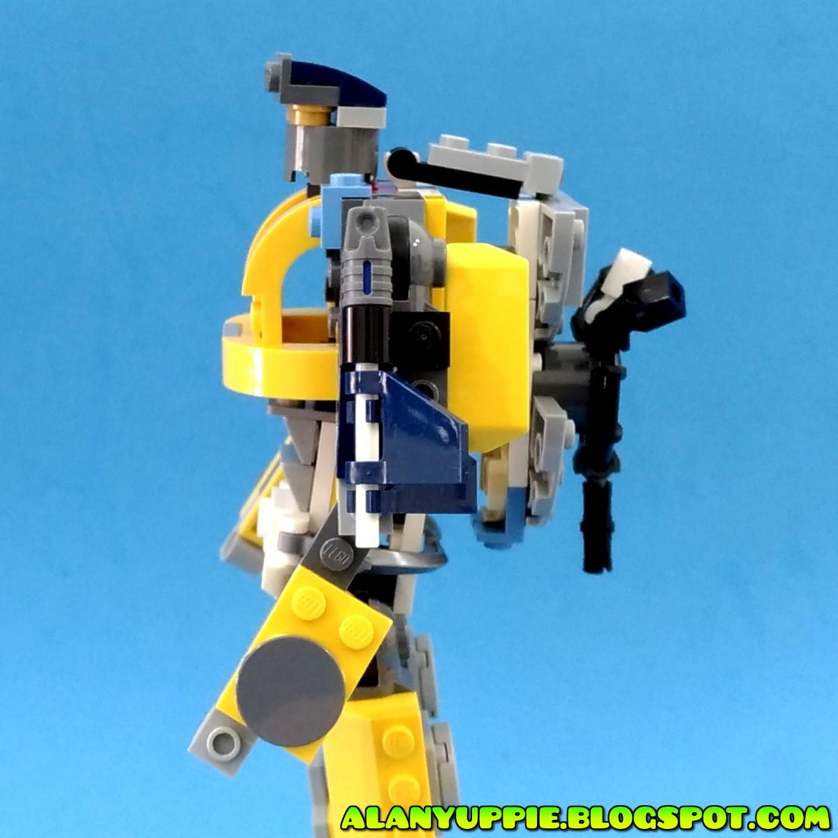 Alanyuppie's LEGO Transformers: Video Tutorial: Transformer Speedboat ...