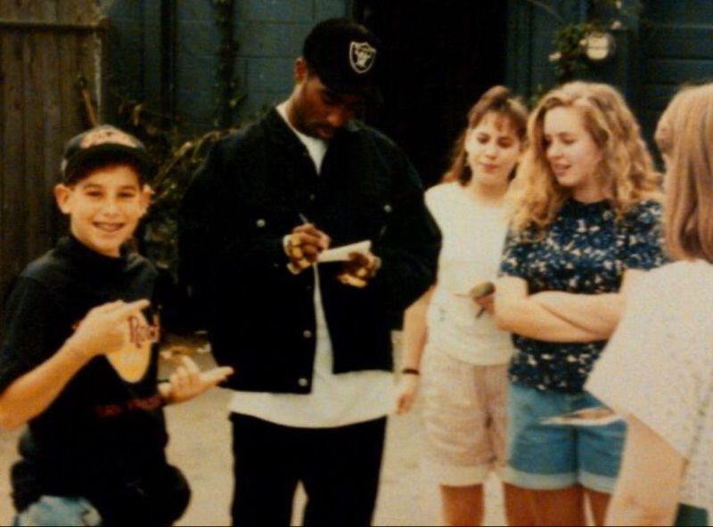 Intimate Photos of 2Pac With Fans in the 1990s | Vintage News Daily