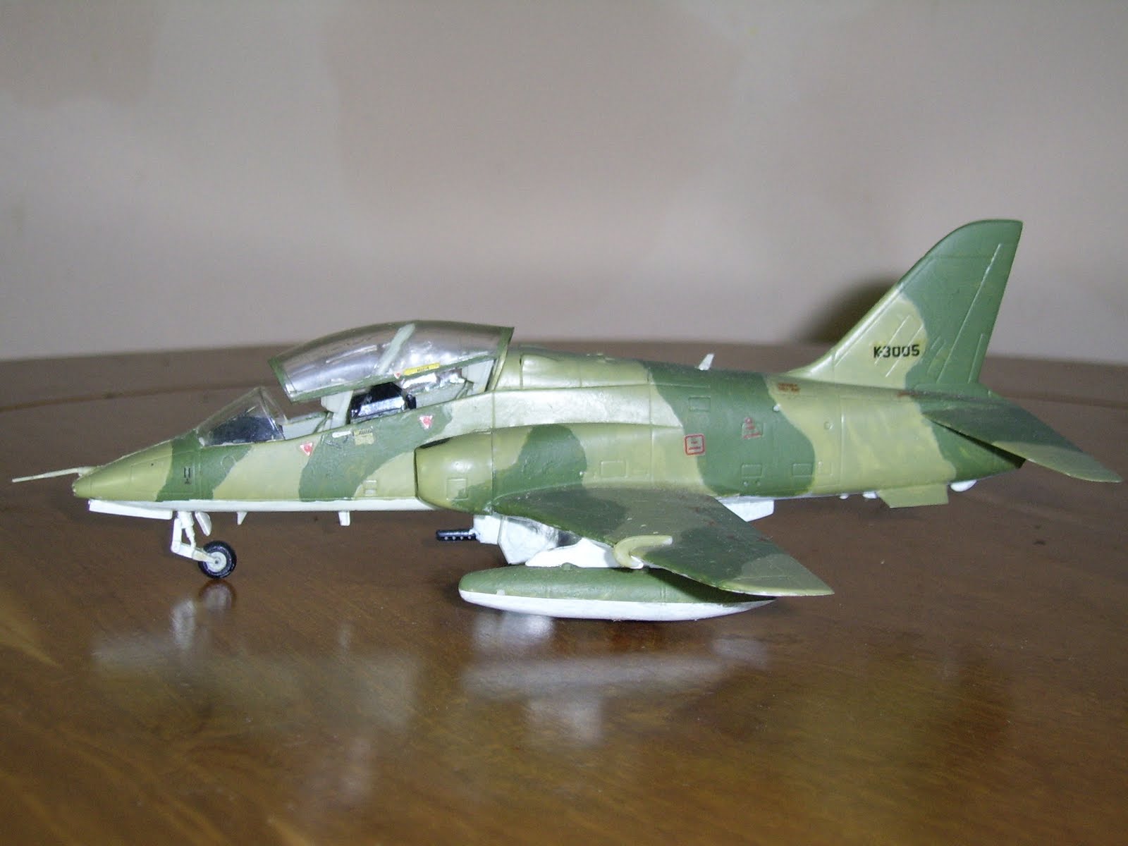 AIRPLANE SCALE MODELKIT: Bae Hawk Mk-53