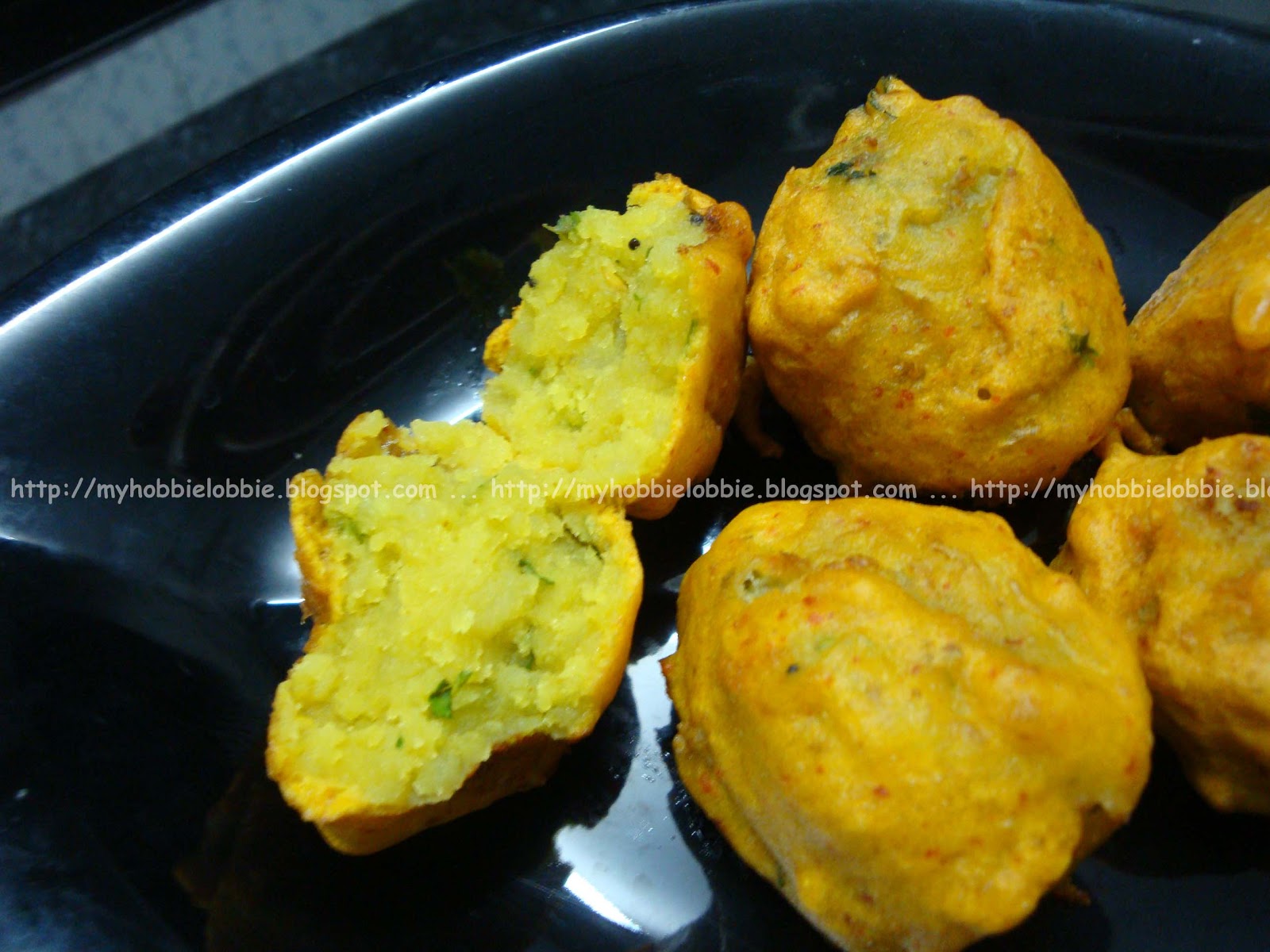 The Aspiring Home Cook: Bombay Street Food Special #1 - Batata Vada ...