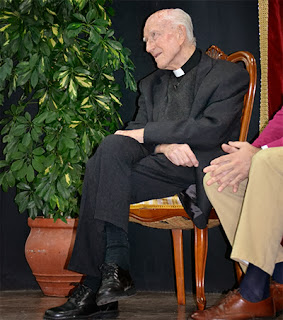 MCLD Maria con los Desamparados : ¡Feliz Año querido padre Jorge Loring!