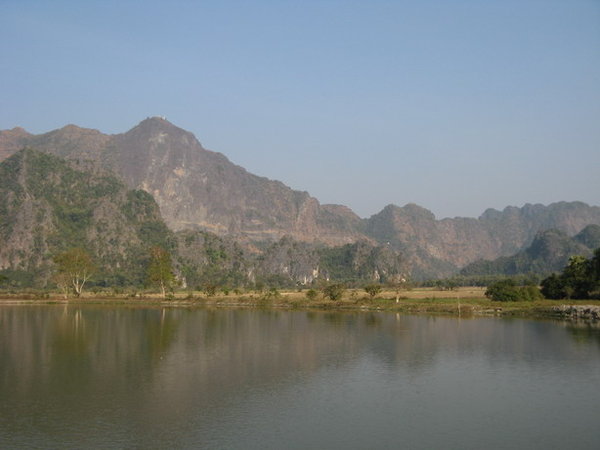 Caving in SE Asia: Myanmar - Kyauk Kan Latt lake pagoda