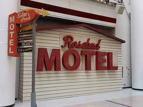 Life Is Better On Vacation: Schitt's Creek