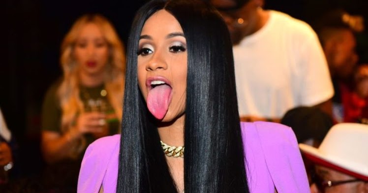 #PHOTOS: Rapper, Cardi B, Exposes Her Private Parts Lining On Stage As ...