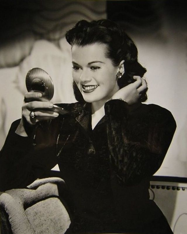 40 Glamorous Photos of Janis Paige in the 1940s ~ Vintage Everyday