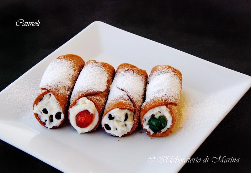 IL LABORATORIO DI MARINA: ΚΑΝΌΛΙ ΑΠΟ ΤΗΝ ΣΙΚΕΛΙΑ // CANNOLI SICILIANI