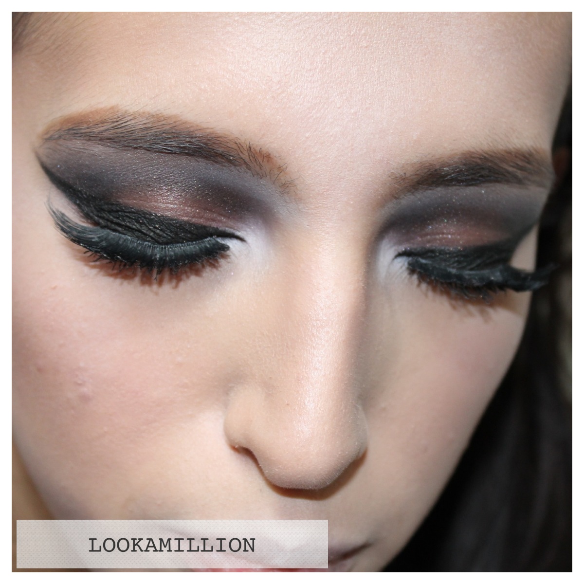 LOOKAMILLION : Exaggerated cat eye makeup: Catwalk inspired