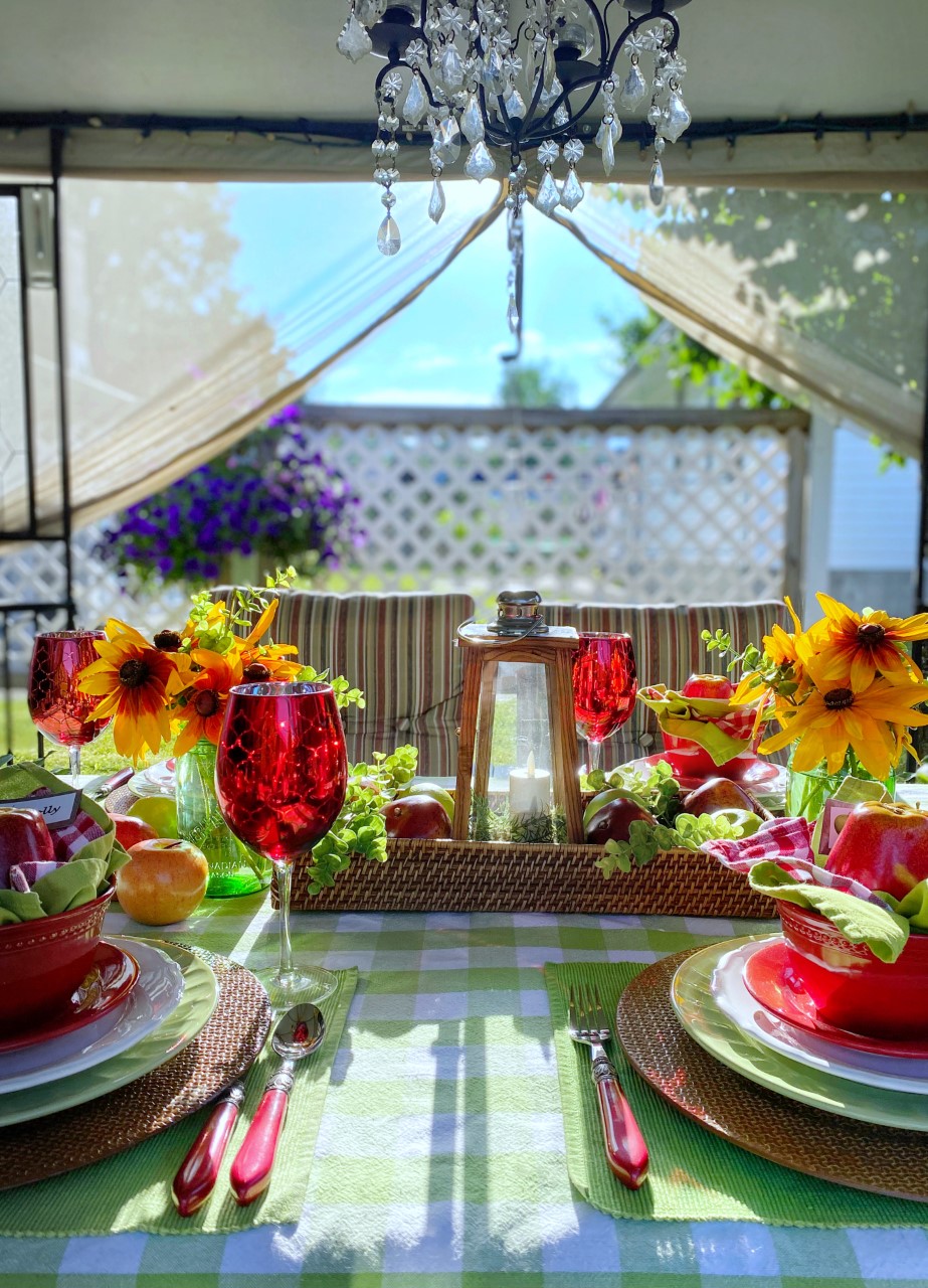 Dining Delight: Late Summer Apple Themed Tablescape