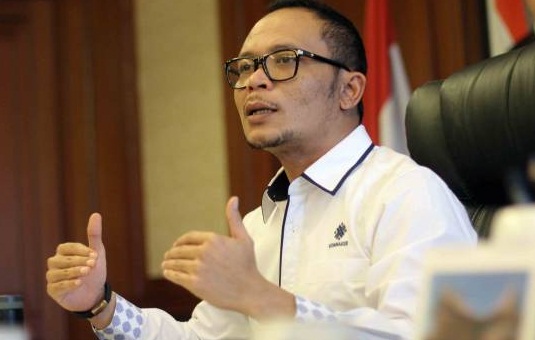 Presiden Jokowi Angkat Hanif Dhakiri Plt Menpora - Jakarta Observer ...